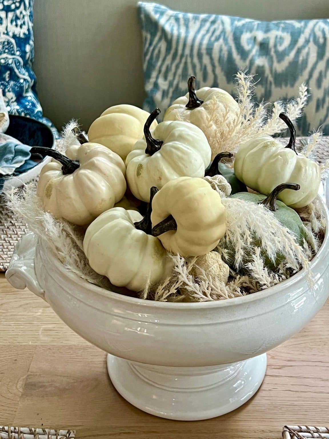 Autumn And Thanksgiving Decor Ideas To LOVE Every Year | Classic Casual ...
