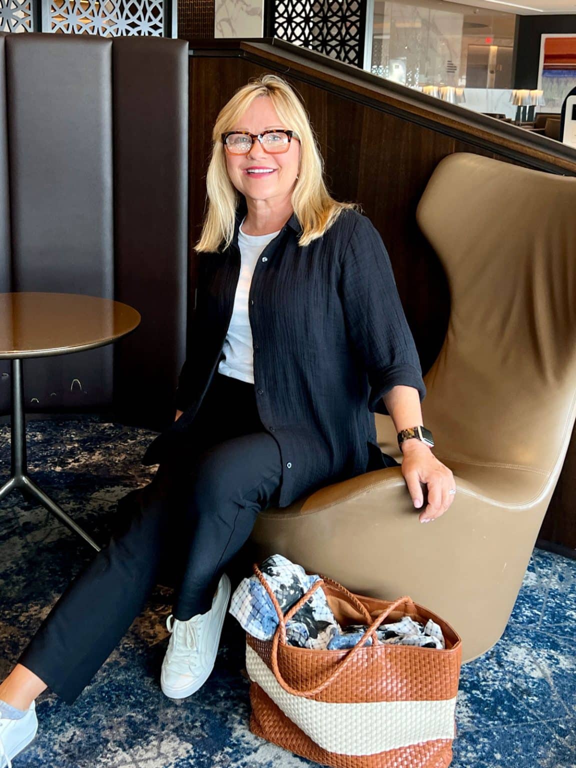 Comfortable Chic Travel Outfits For Women Over 50 | Classic Casual Home