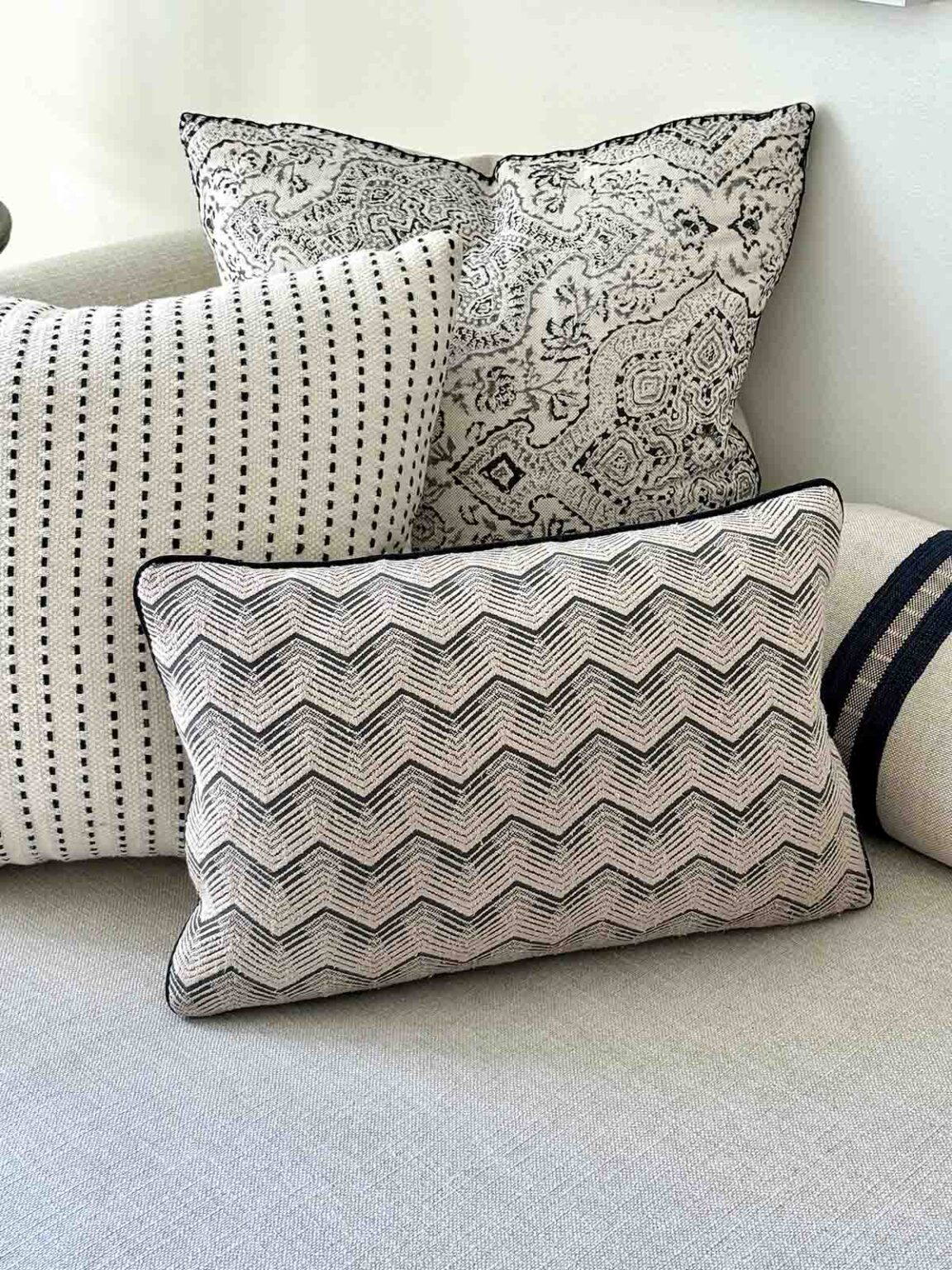 How To Mix And Match Throw Pillow Patterns Like A Pro | Classic Casual Home