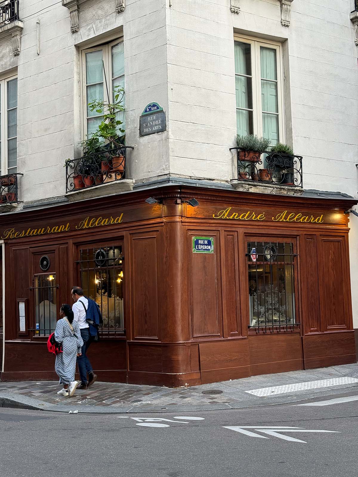 9 Favorite Fine To Casual Places To Dine In Paris | Classic Casual Home